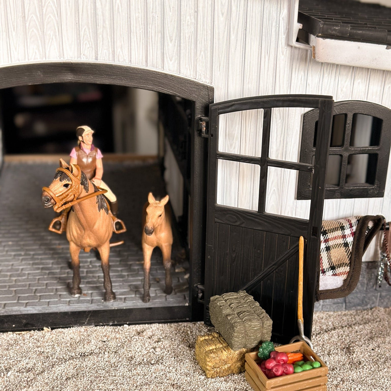 Customized Schleich Stable with 4 stalls, Horses & Accessories – My ...