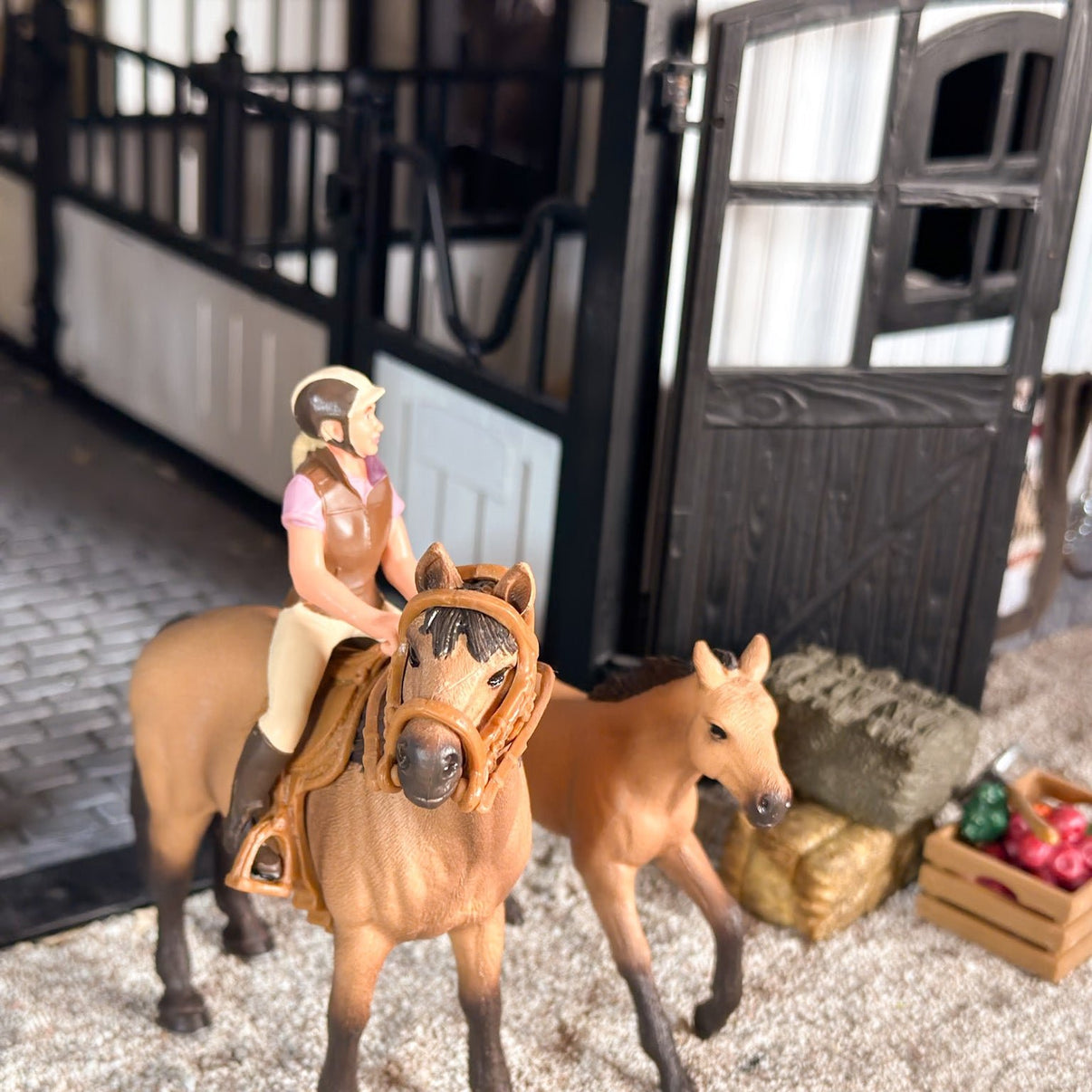 Customized Schleich Stable with 4 stalls, Horses & Accessories – My ...